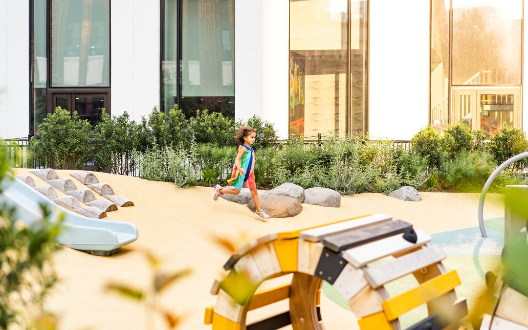 11 Hoyt Street Rooftop Playground - Earthscape Play Inc.