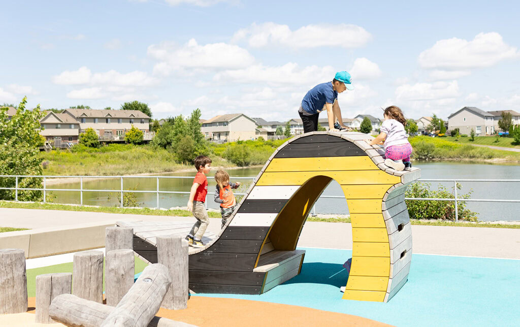 Hyde Park Village Green - Earthscape Play Inc.
