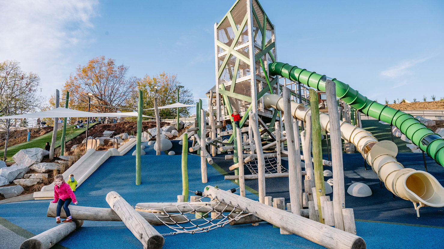 Finlay Park - Cola Summit Playscape - Earthscape Play Inc.